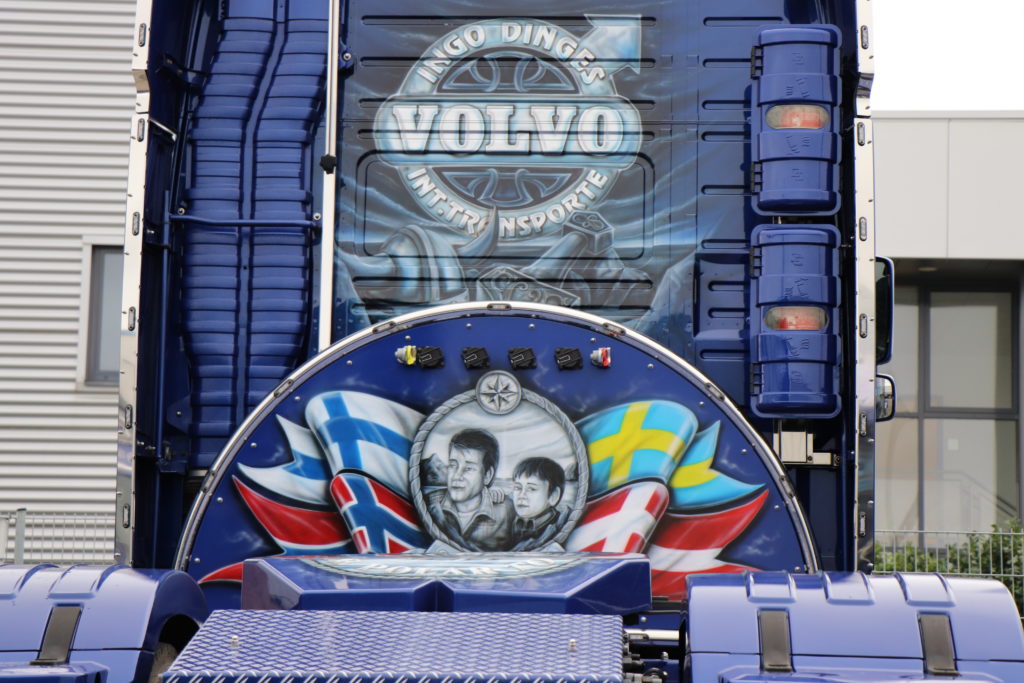 Dinges Logistics erhält 100. geairbrushten Viking